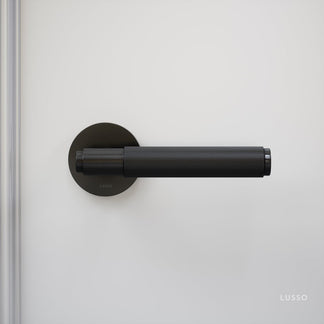Luxe Knurled Matte Black Door Handle and Hinge Bundle - LUSSO